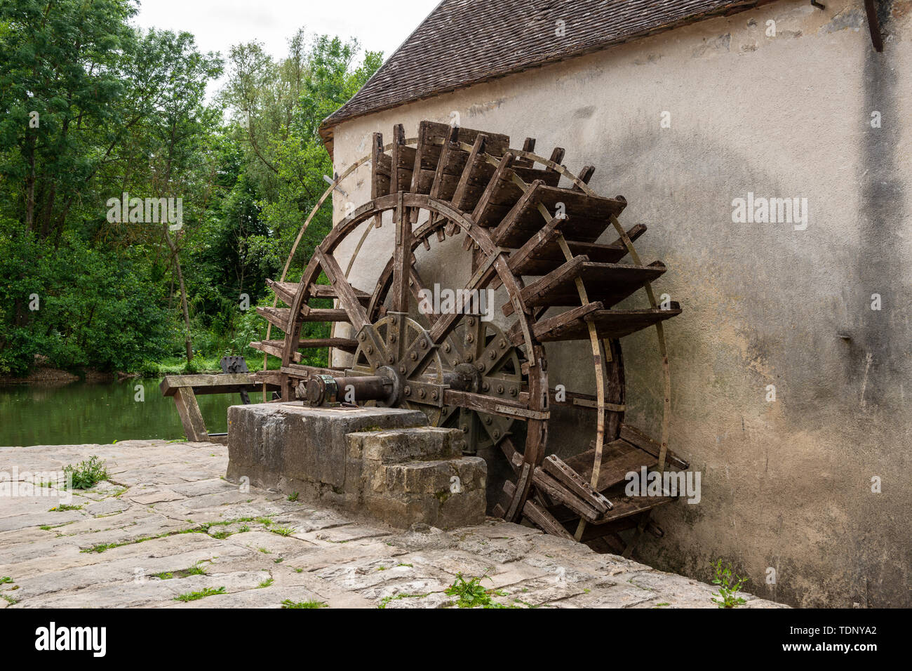 Verlassene mühle -Fotos und -Bildmaterial in hoher Auflösung – Alamy