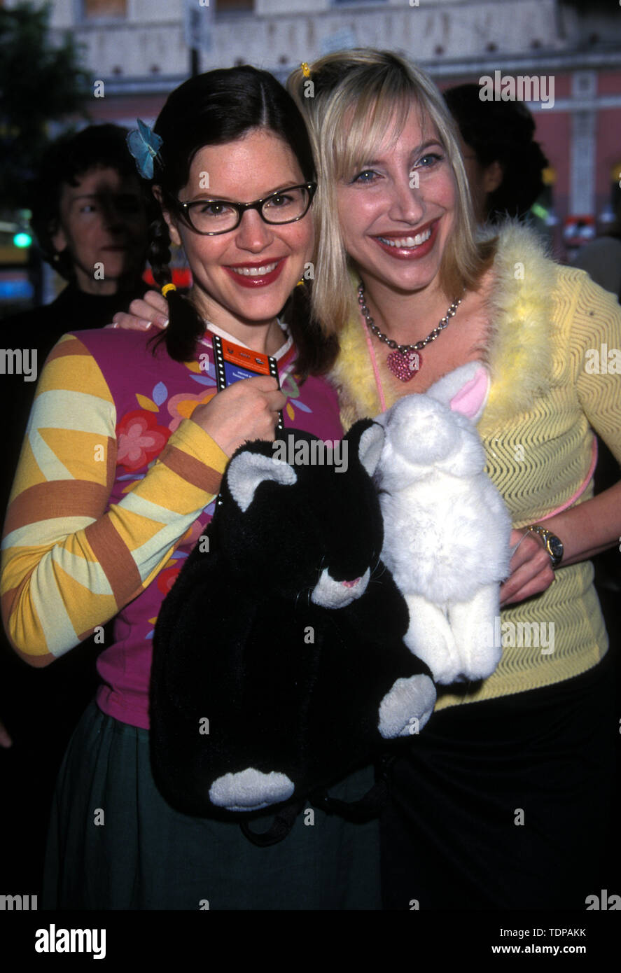 November 09, 1998, Los Angeles, CA, USA; Singer/Songwriter LISA LOEB ...