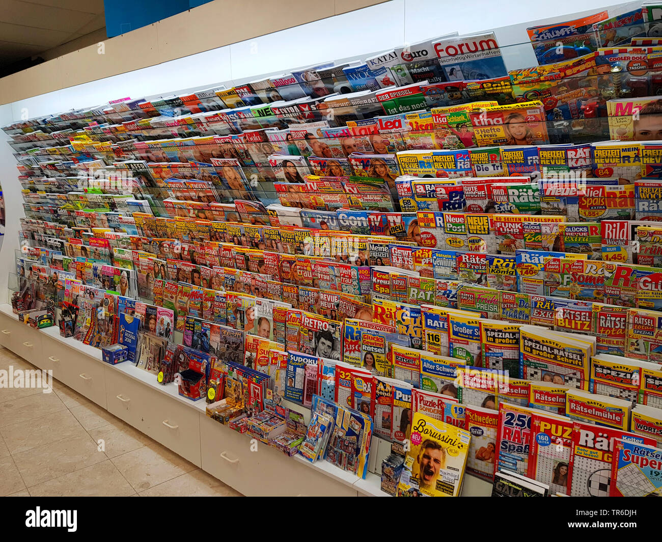 Zeitschriften und Zeitungskiosk Stockfotos und -bilder Kaufen - Alamy