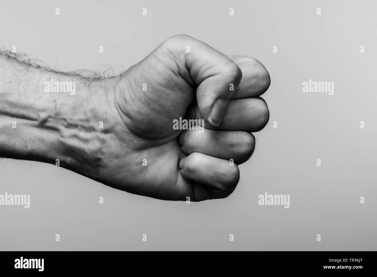 Faust zu faust gruß -Fotos und -Bildmaterial in hoher Auflösung – Alamy