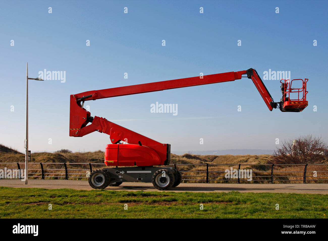 Cherry picker -Fotos und -Bildmaterial in hoher Auflösung – Alamy