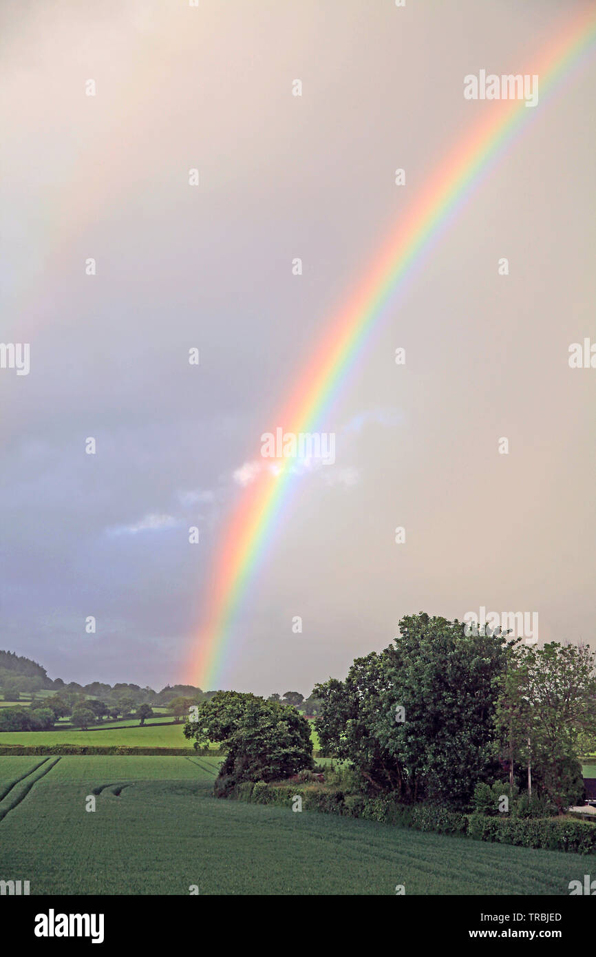 Rainbow arc -Fotos und -Bildmaterial in hoher Auflösung – Alamy
