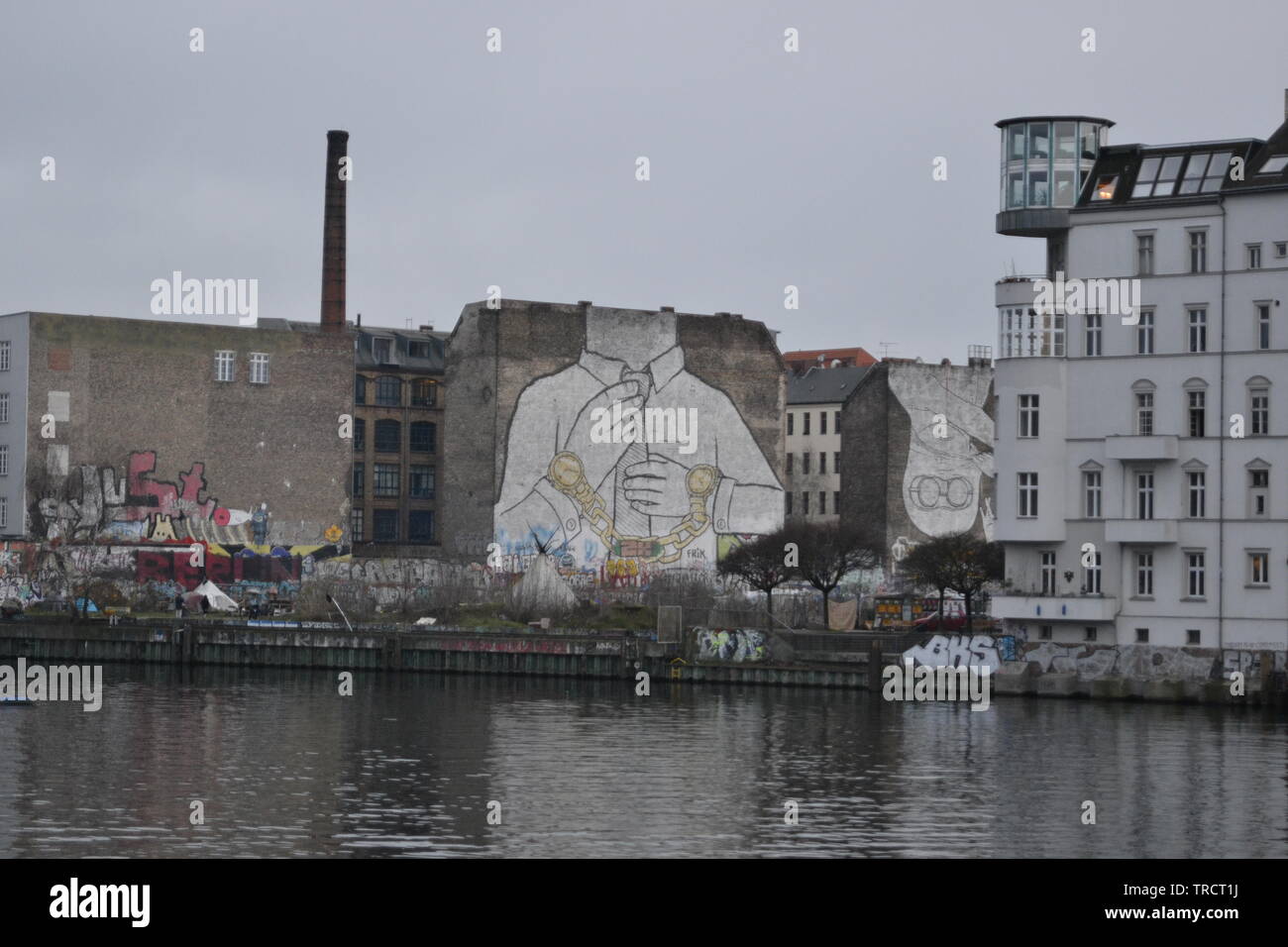 Kaiser wilhelm reichstag statue -Fotos und -Bildmaterial in hoher Auflösung – Alamy