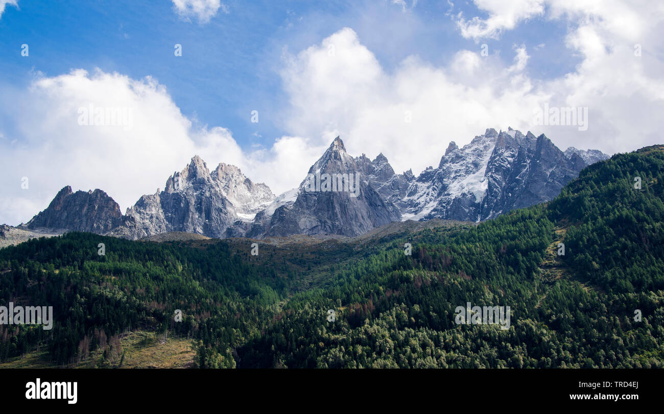 Panorama der aiguilles -Fotos und -Bildmaterial in hoher Auflösung – Alamy