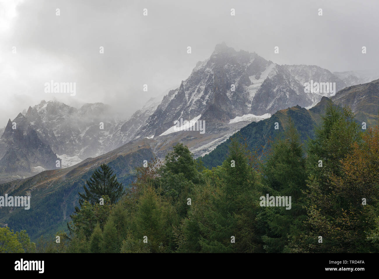 Chamonix town center french alps -Fotos und -Bildmaterial in hoher ...