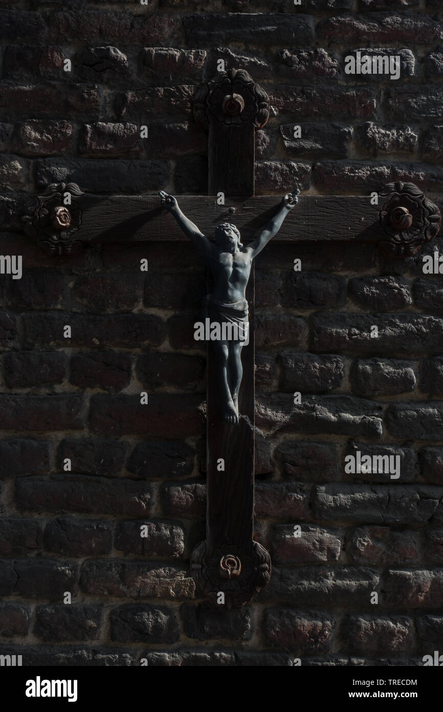 Christliche symbole an der wand -Fotos und -Bildmaterial in hoher ...