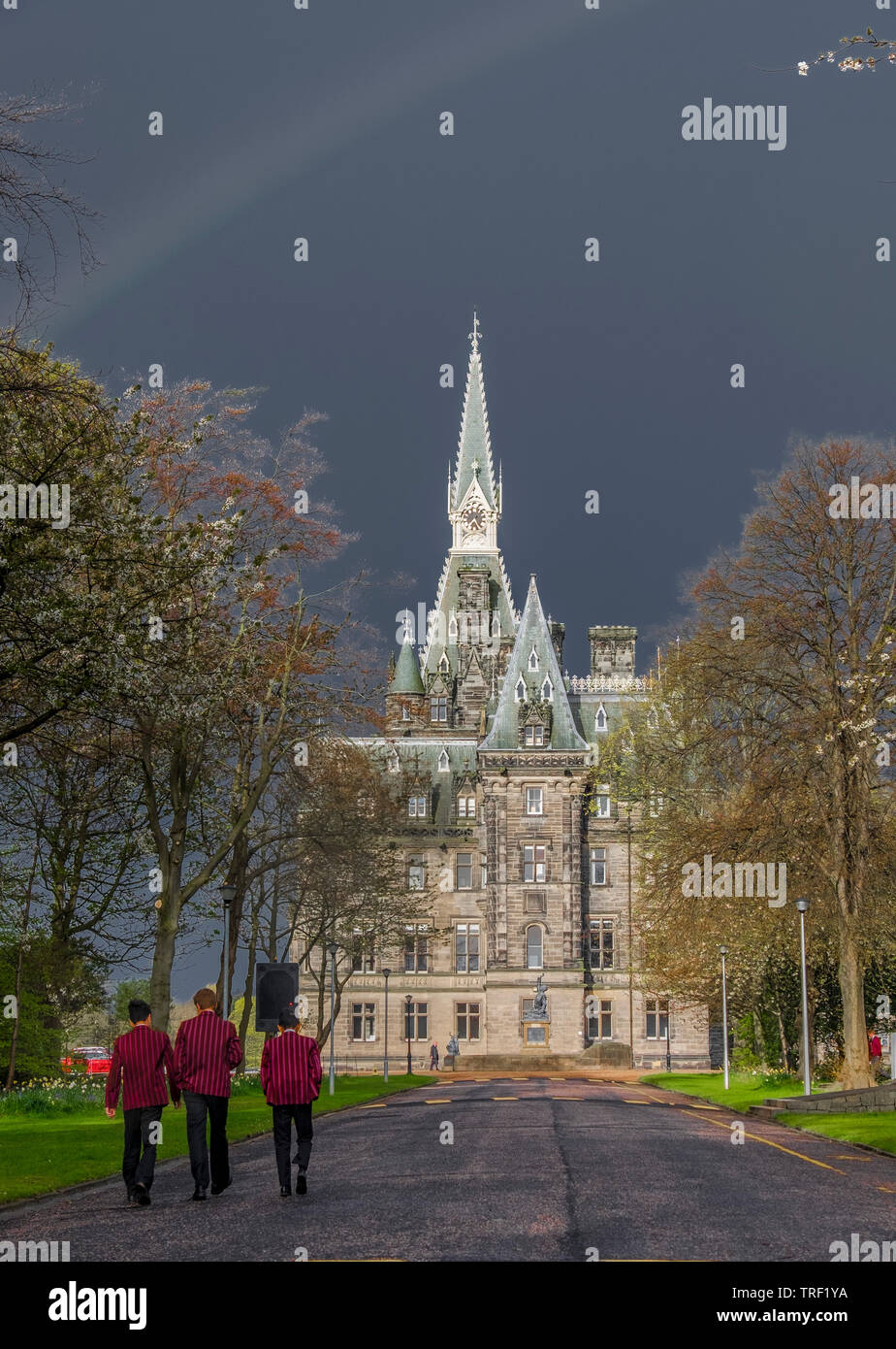 College blazer -Fotos und -Bildmaterial in hoher Auflösung – Alamy