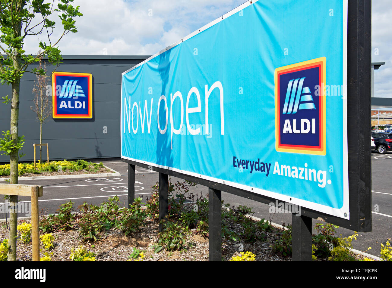 Uk aldi store -Fotos und -Bildmaterial in hoher Auflösung – Alamy