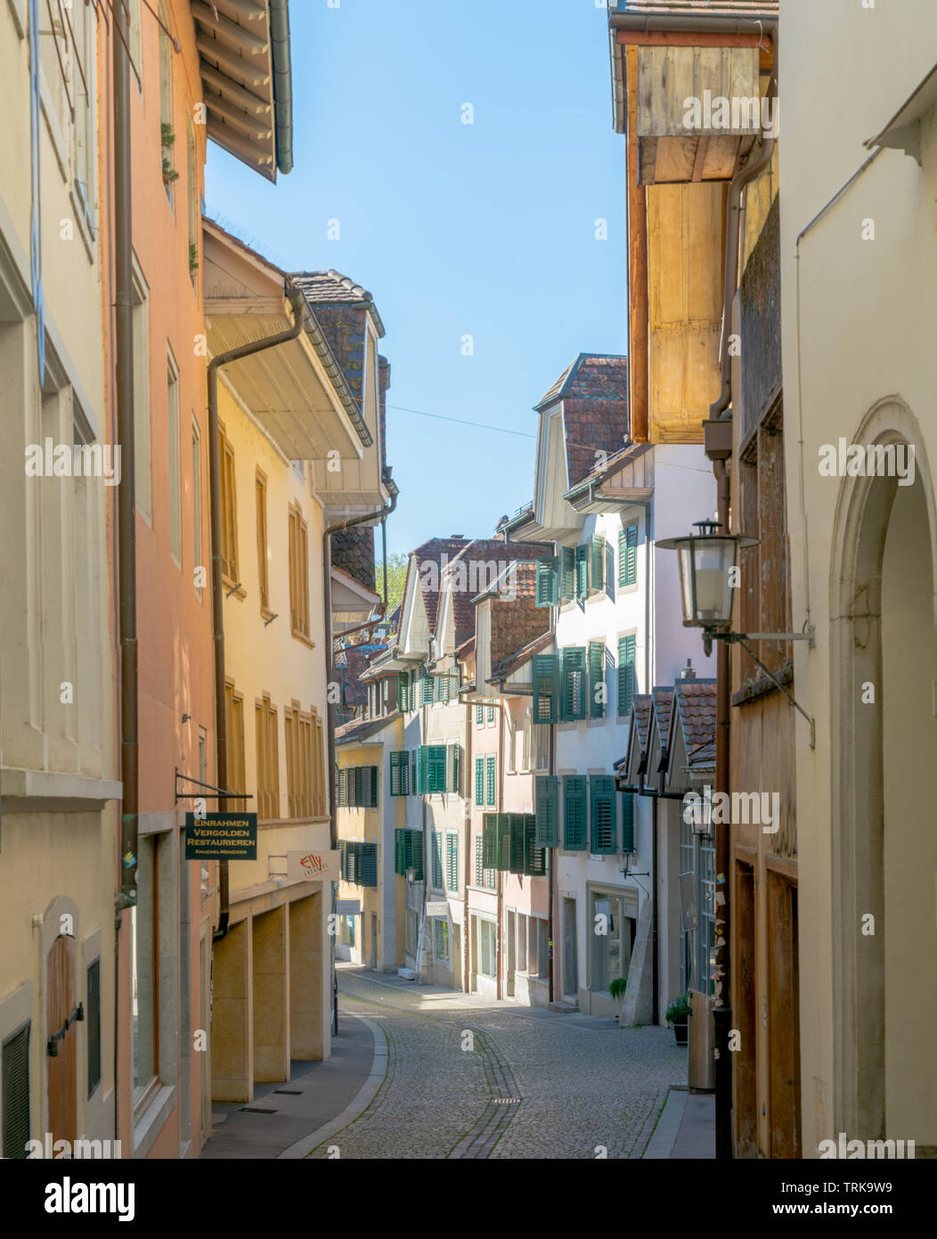 Solothurn, SO/Schweiz - vom 2. Juni 2019: Historische Altstadt Straße ...