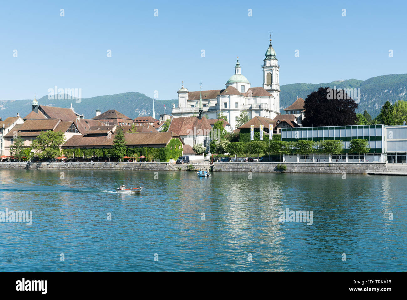 Solothurn, SO/Schweiz - vom 2. Juni 2019: Stadt Solothurn mit dem Fluss ...