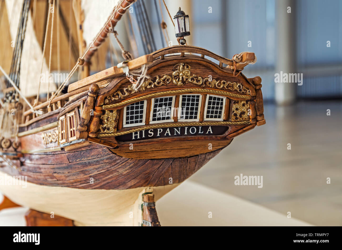 Modell eines kleinen 2-Mast segeln Hispaniola Schiff schnell und wendig auf dem Piraten gejagt ...