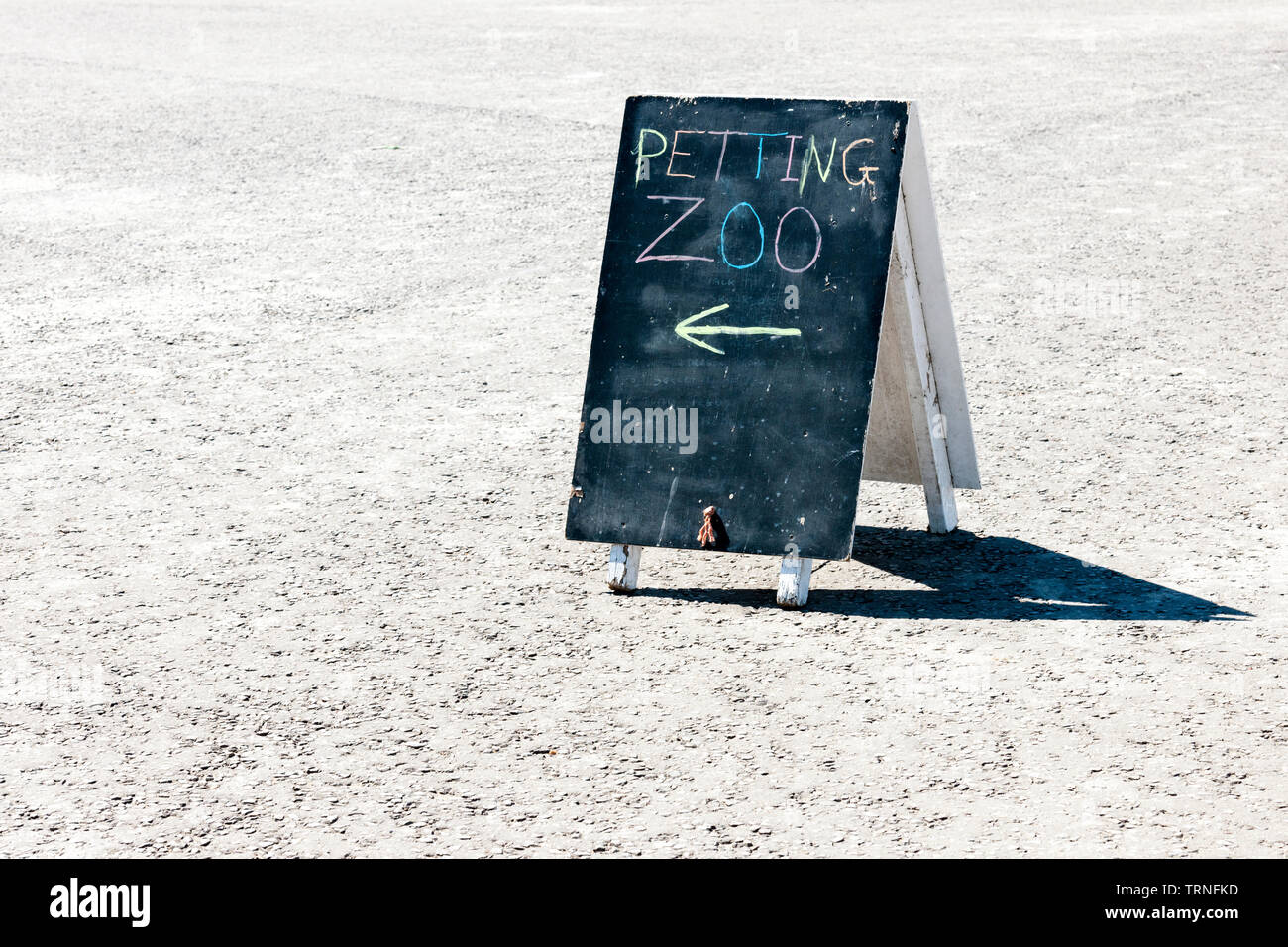 Pfeil schwarze tafel tafel kreide -Fotos und -Bildmaterial in hoher ...