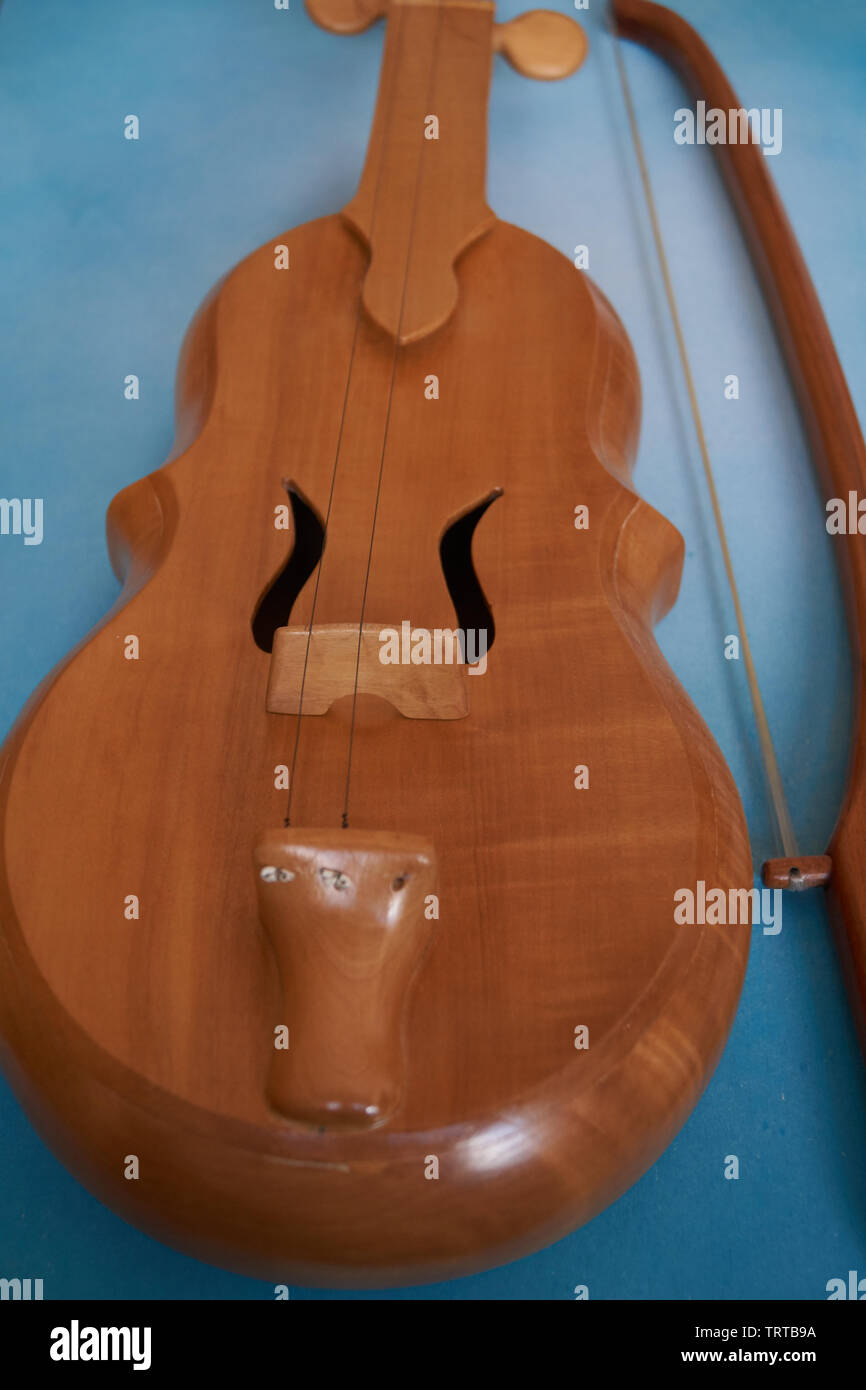 Folklore music instruments -Fotos und -Bildmaterial in hoher Auflösung ...