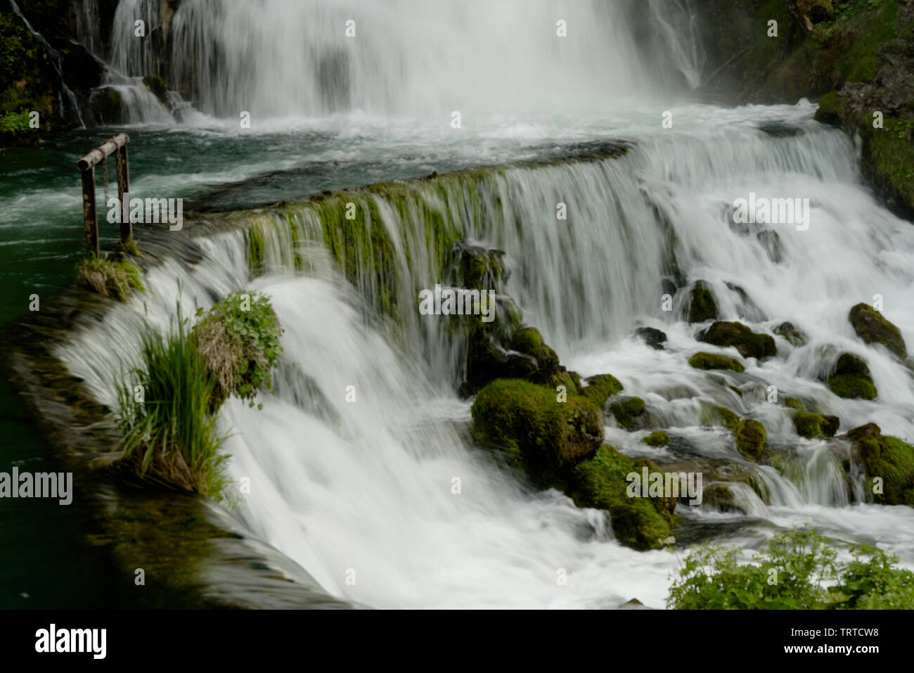 Jaun wasserfall schweiz -Fotos und -Bildmaterial in hoher Auflösung – Alamy