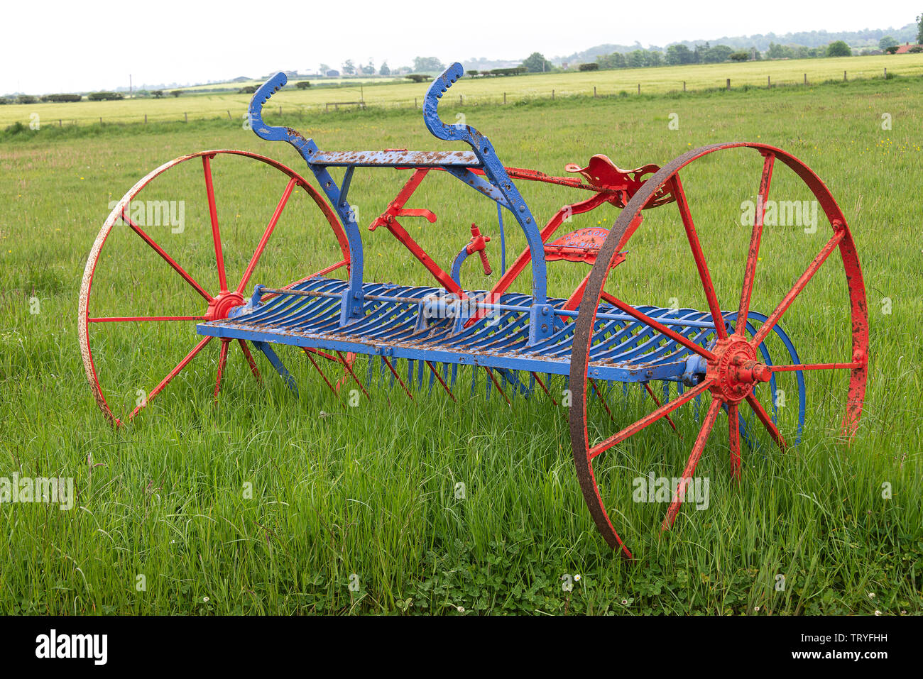 Traktor gezeichnet -Fotos und -Bildmaterial in hoher Auflösung – Alamy