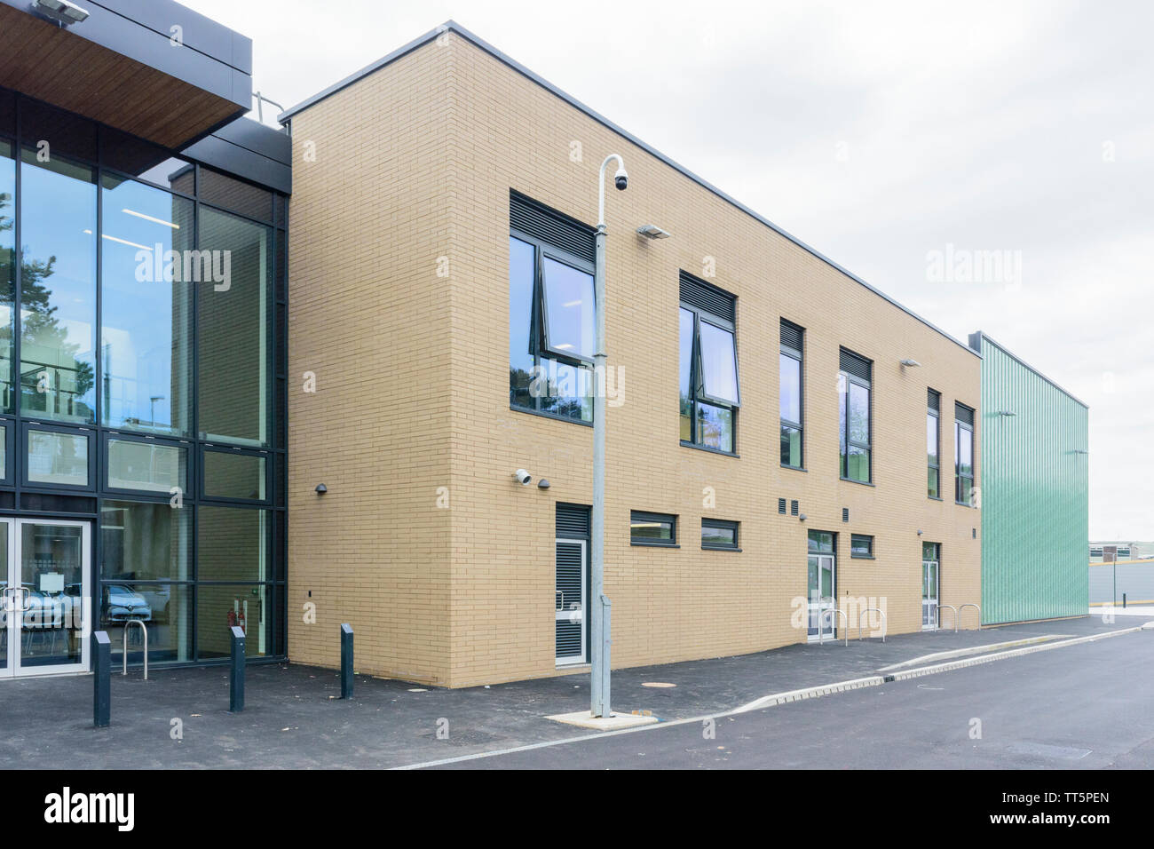 Tonyrefail community school -Fotos und -Bildmaterial in hoher Auflösung ...
