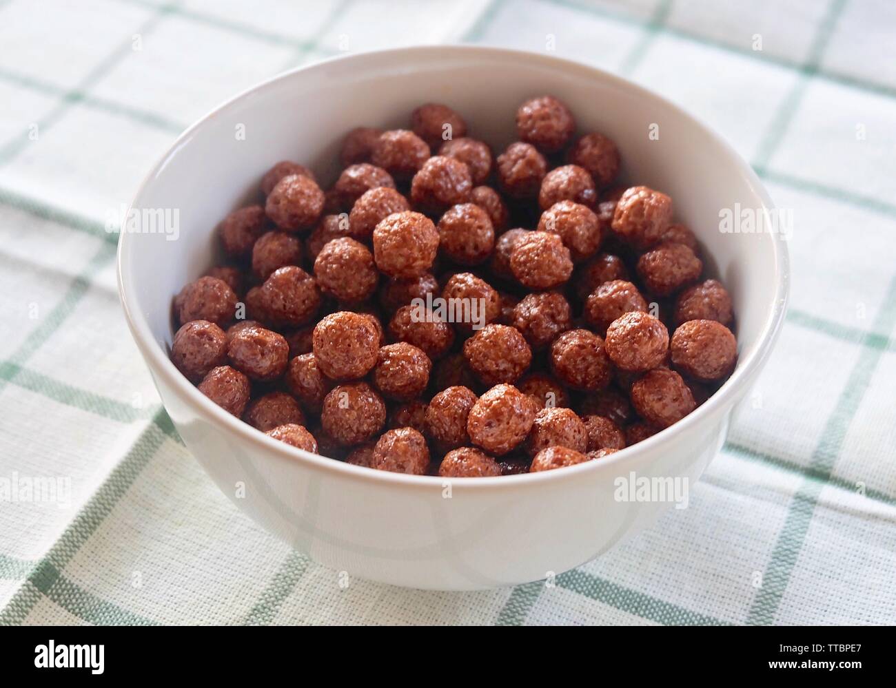 Chocolate cornflakes -Fotos und -Bildmaterial in hoher Auflösung – Alamy