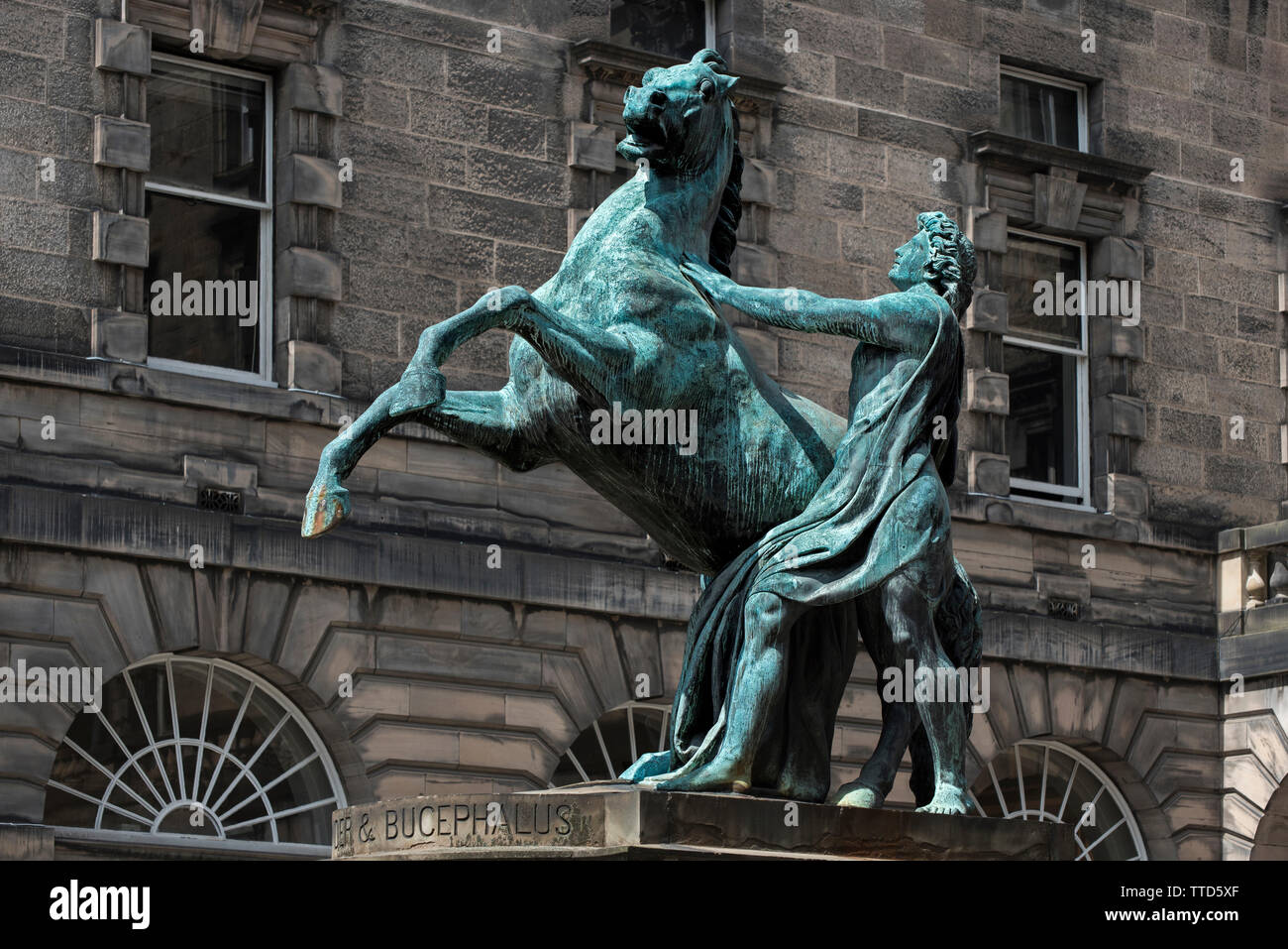 Alexander taming bucephalus -Fotos und -Bildmaterial in hoher Auflösung ...