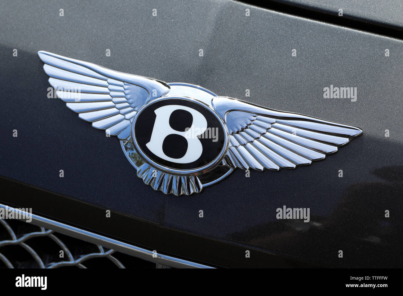 Bentley logo symbol badge -Fotos und -Bildmaterial in hoher Auflösung ...