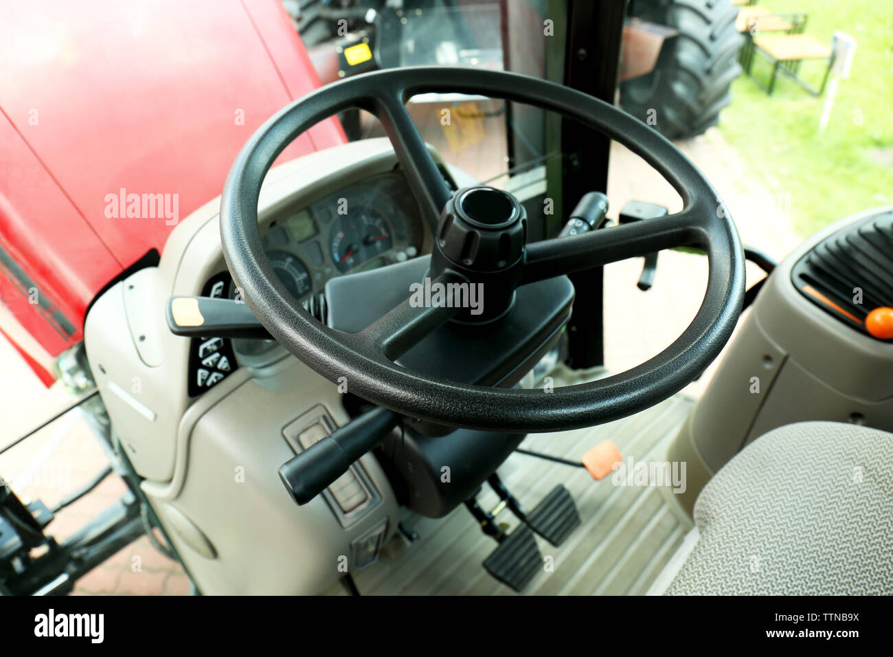 Traktor cockpit -Fotos und -Bildmaterial in hoher Auflösung – Alamy