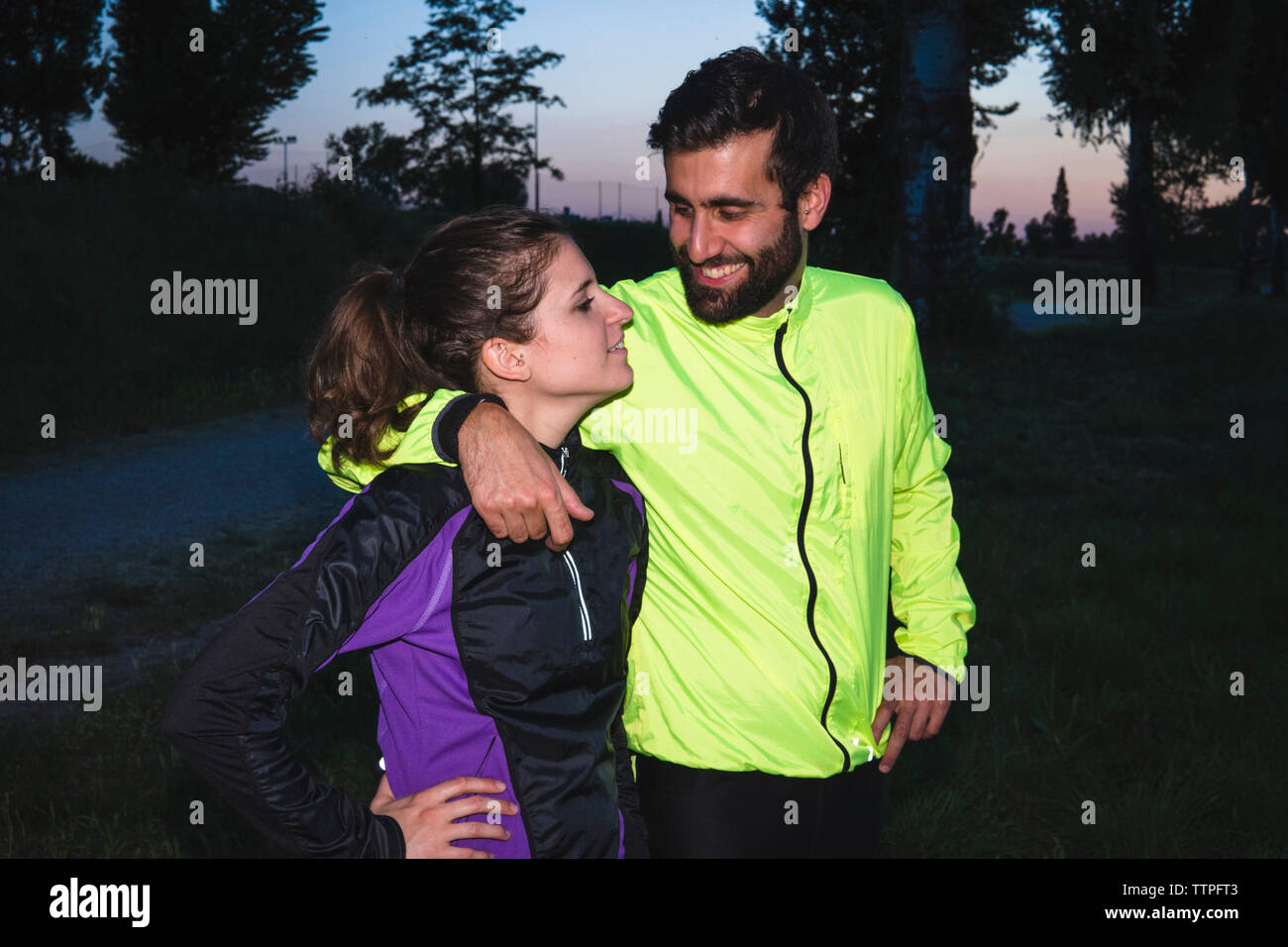 Fester freund feste freundin -Fotos und -Bildmaterial in hoher ...