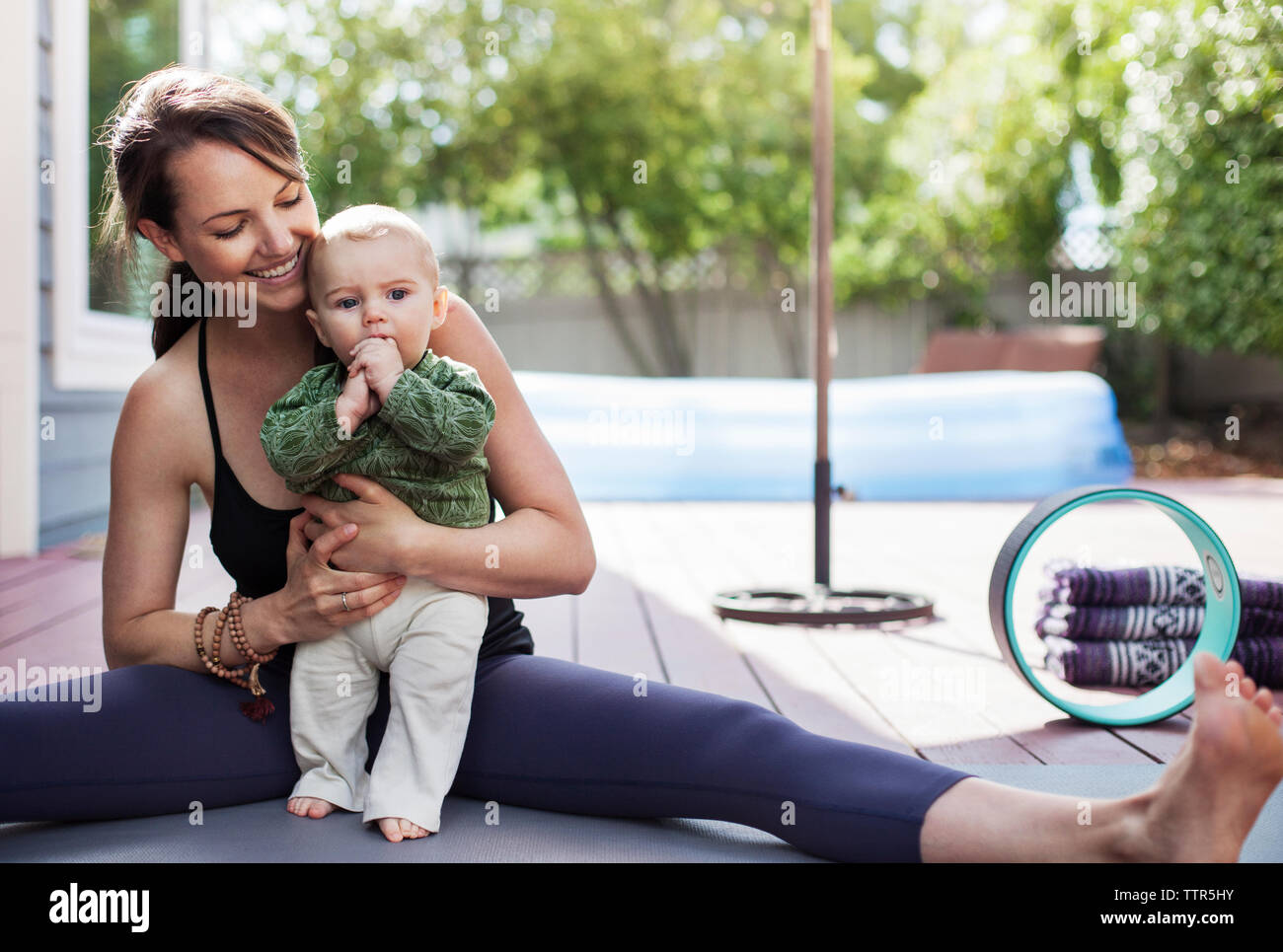 Legs apart -Fotos und -Bildmaterial in hoher Auflösung – Alamy