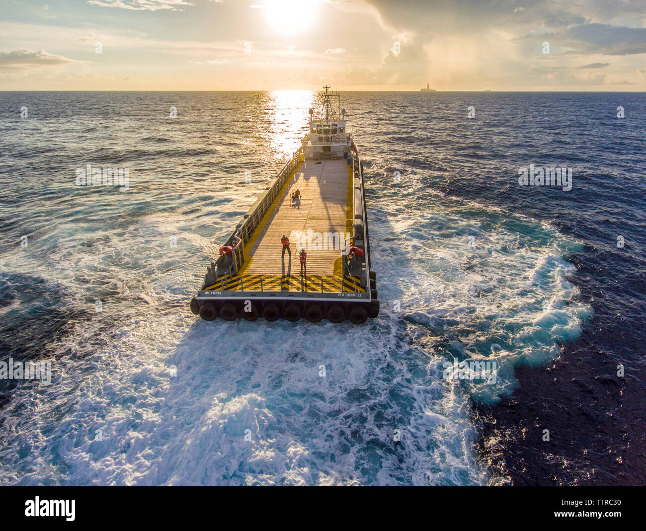Segelschiff Am Horizont Stockfotos und -bilder Kaufen - Alamy