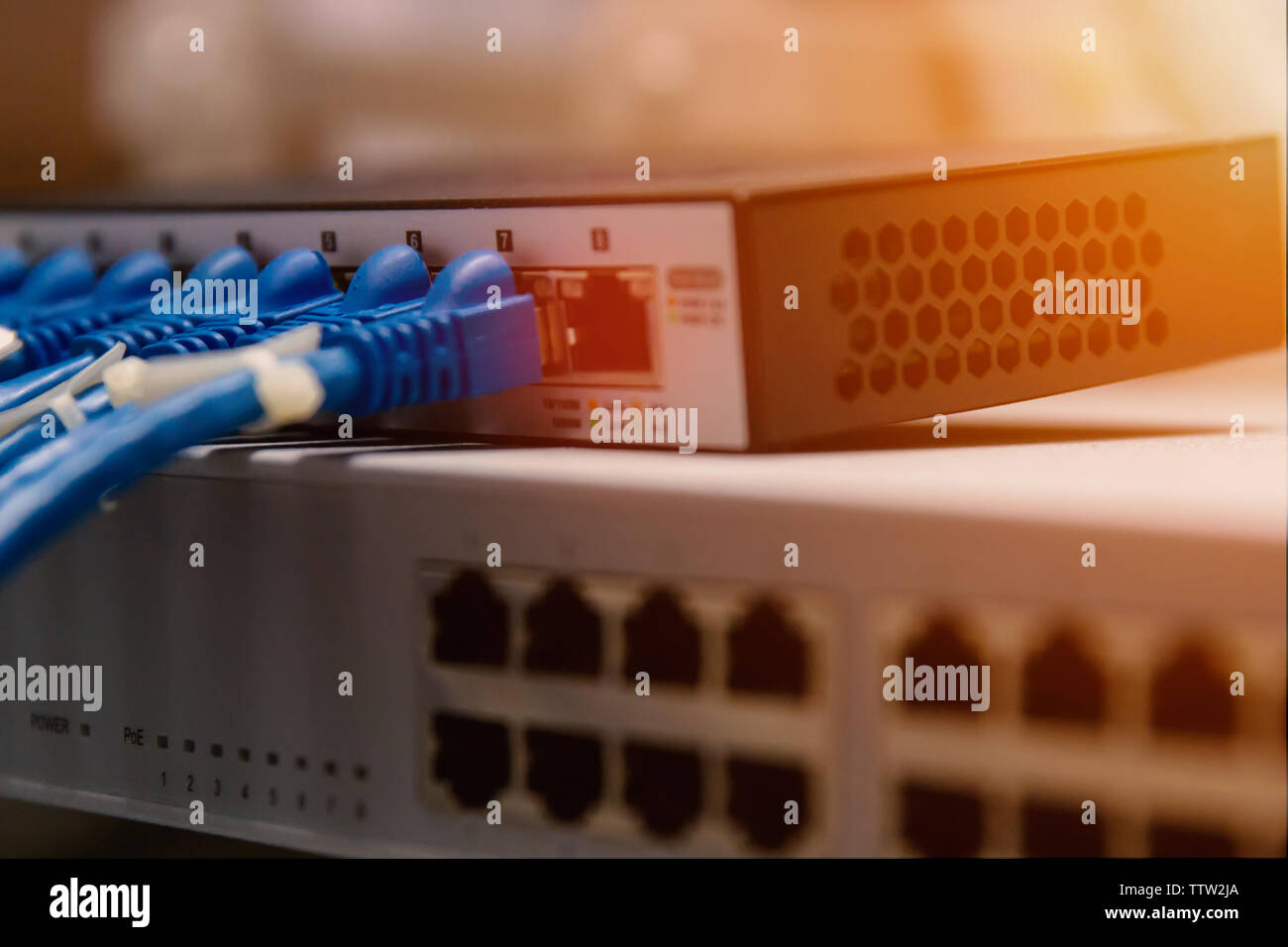 Network Switch Ethernet Cables Stockfotos und -bilder Kaufen - Alamy