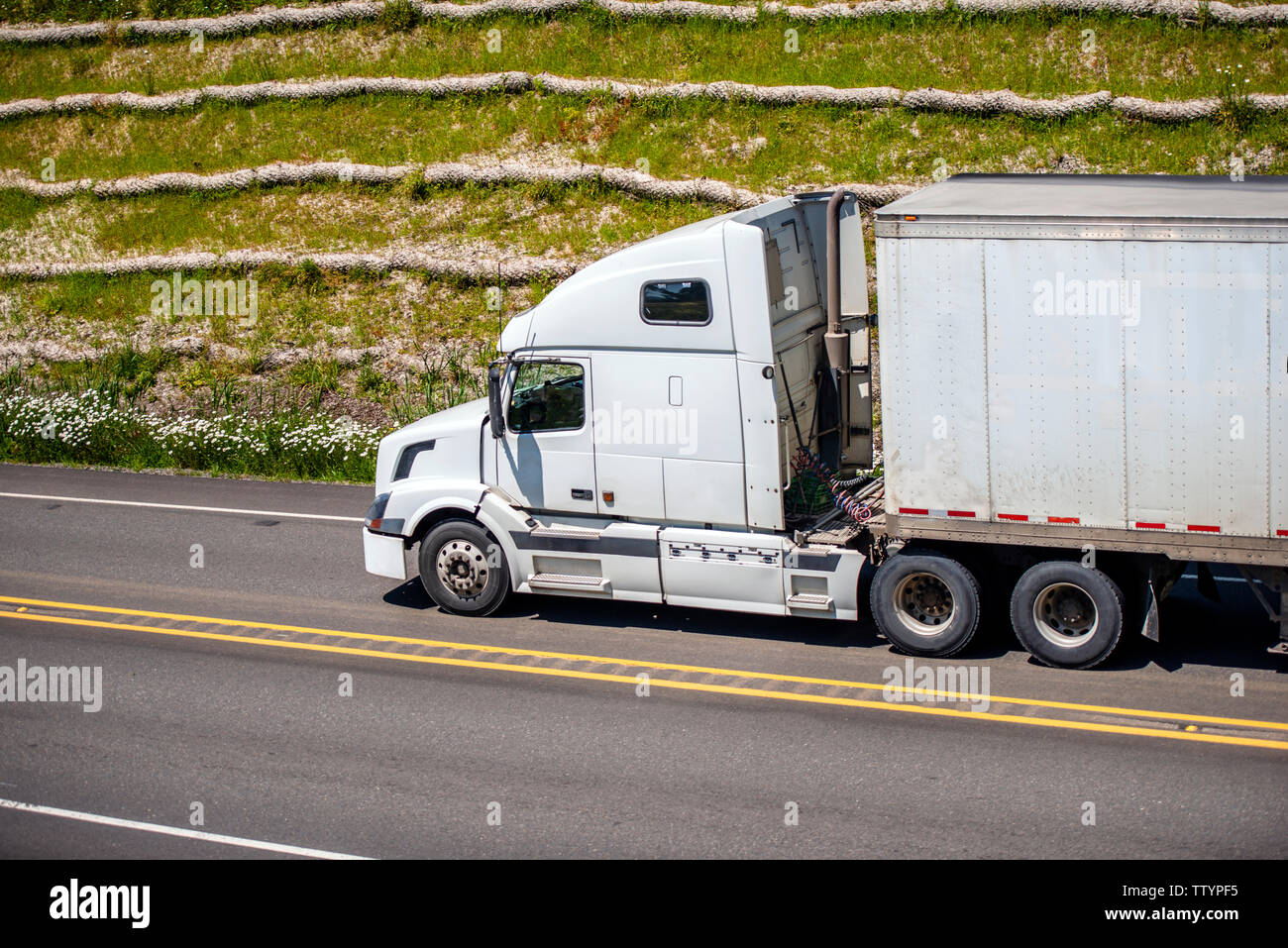 Truck Aerodynamics Stockfotos und -bilder Kaufen - Alamy
