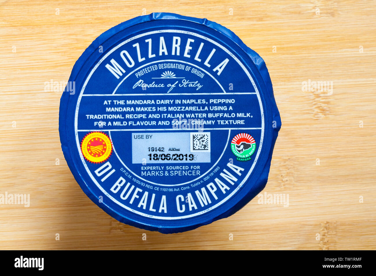 Mozzarella di bufalo -Fotos und -Bildmaterial in hoher Auflösung – Alamy