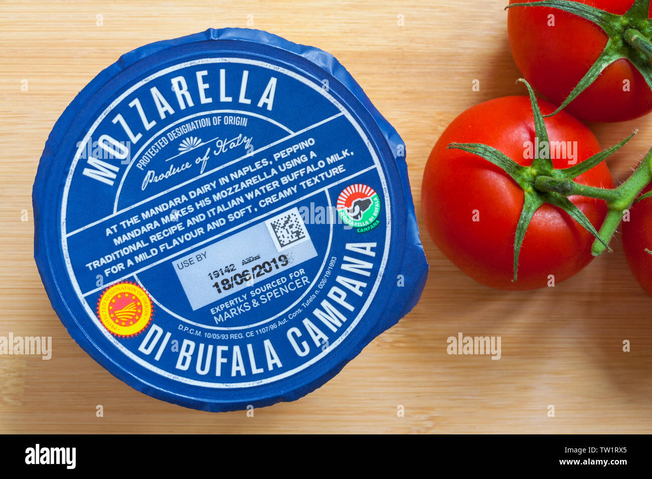 Mozzarella di bufalo -Fotos und -Bildmaterial in hoher Auflösung – Alamy