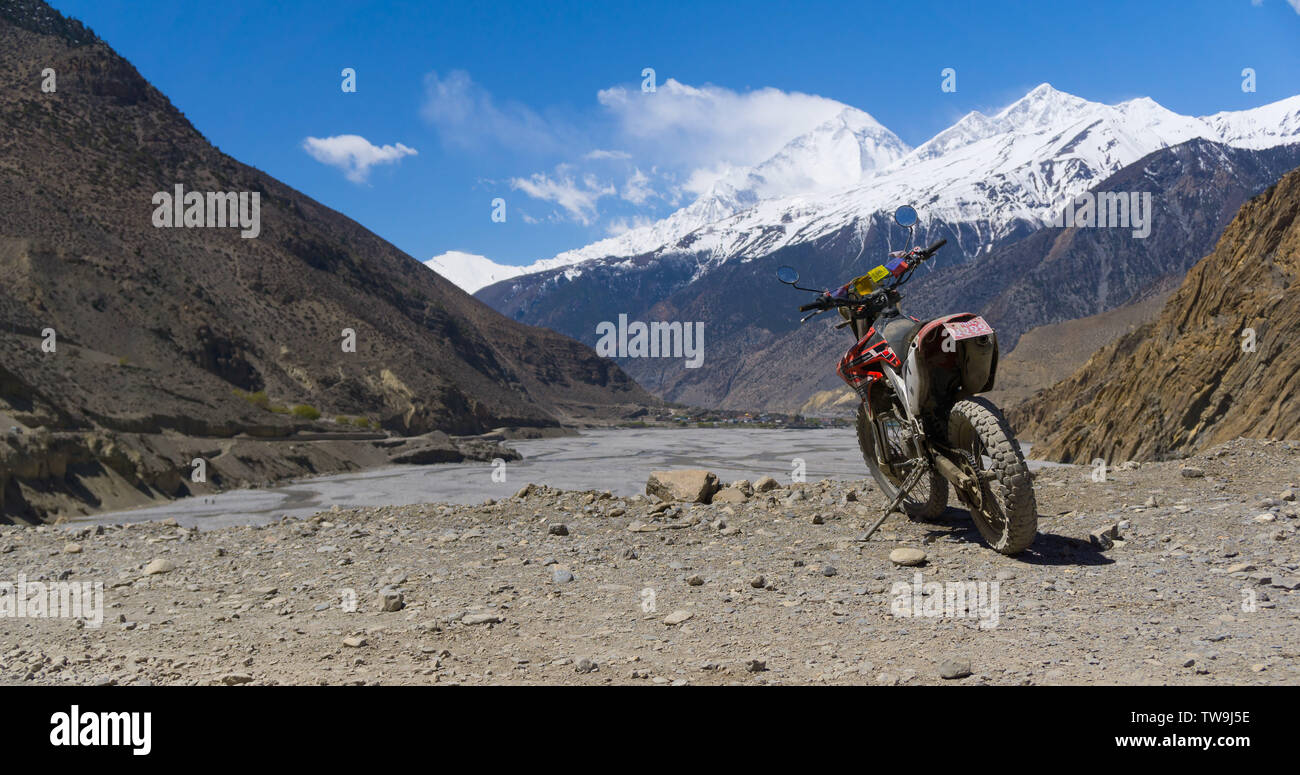 Abenteuer motorradreisen -Fotos und -Bildmaterial in hoher Auflösung ...