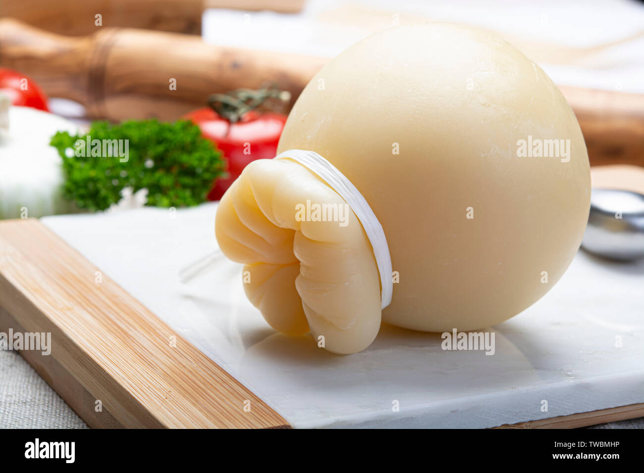 Käse, Italienischen provolone oder provola Caciocavallo harten Käse in ...