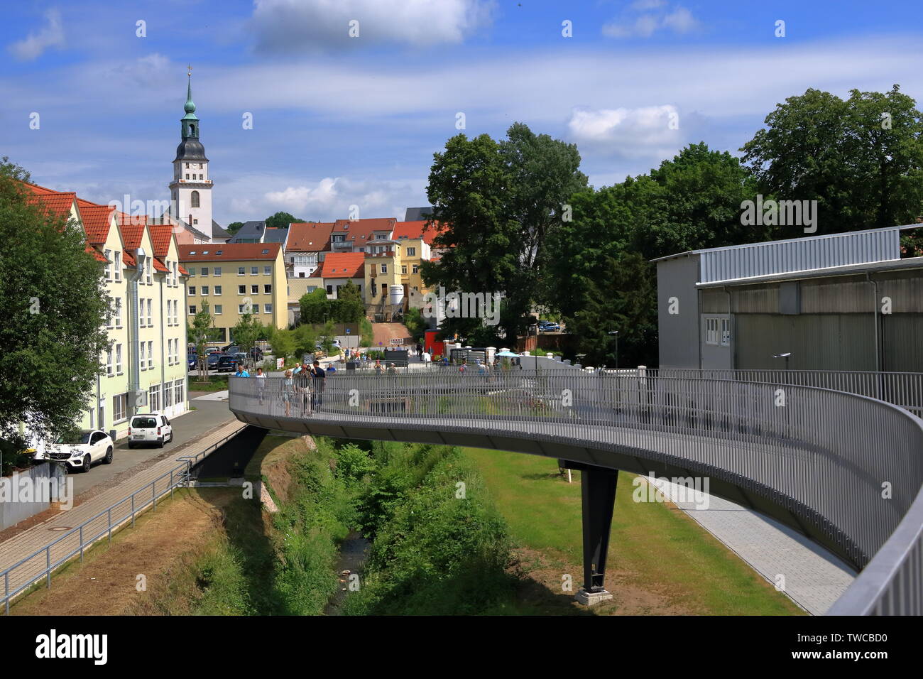 Seile aus Stahl der Schrägseilbrücke Fußgängerbrücke in Frankenberg in ...