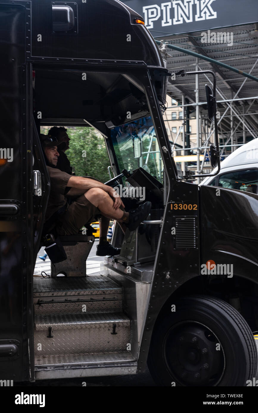 Ups driver usa -Fotos und -Bildmaterial in hoher Auflösung – Alamy
