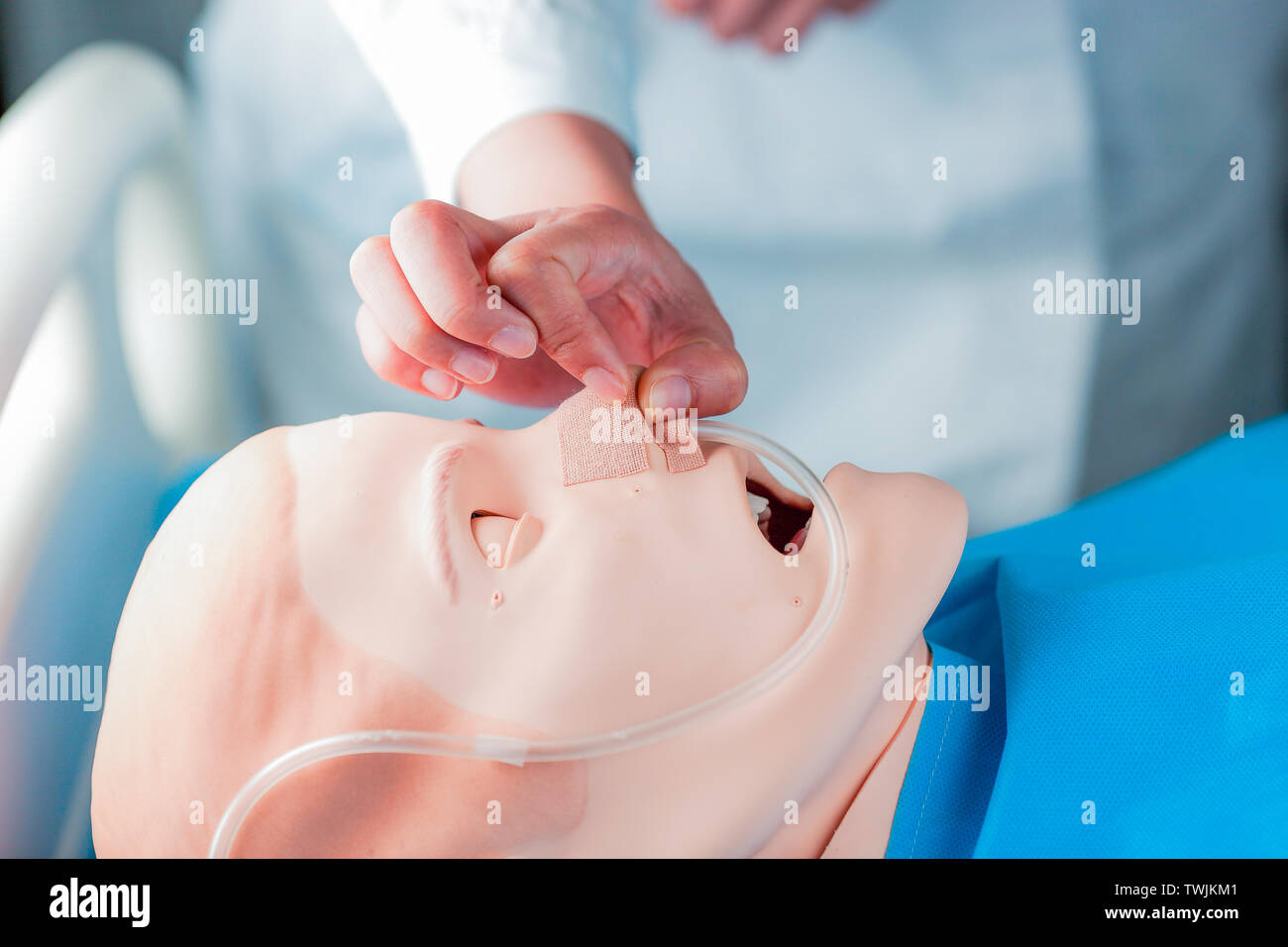 Tracheal intubation -Fotos und -Bildmaterial in hoher Auflösung – Alamy