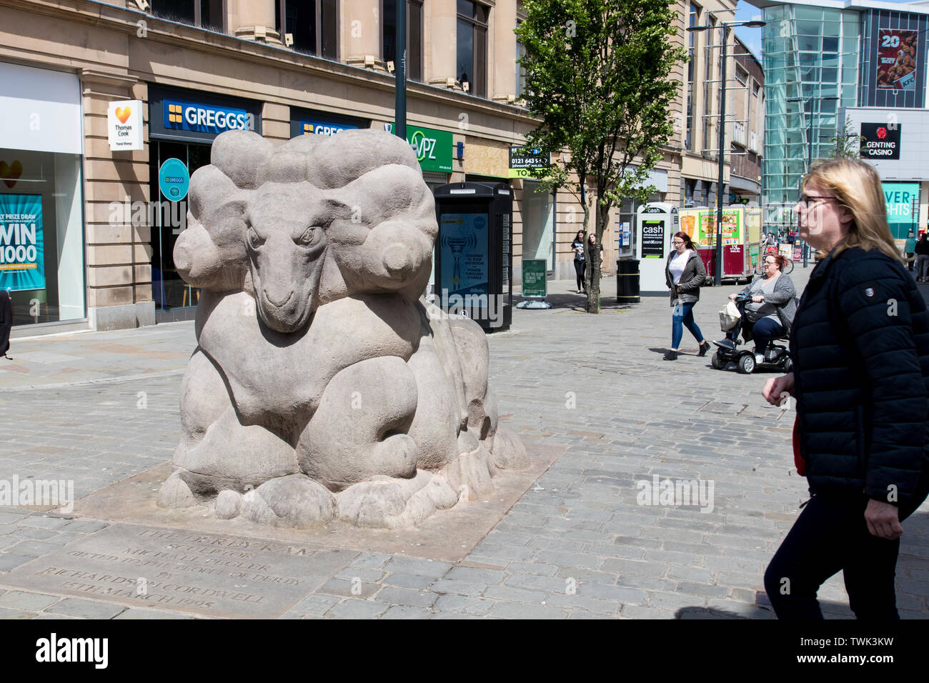 Die derby ram statue -Fotos und -Bildmaterial in hoher Auflösung – Alamy