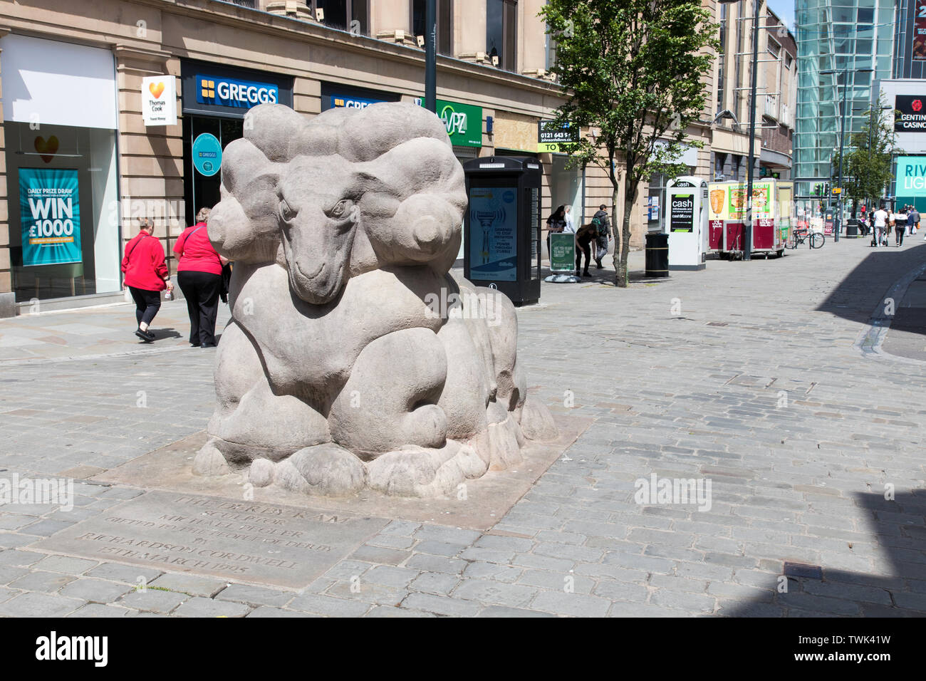 Die derby ram statue -Fotos und -Bildmaterial in hoher Auflösung – Alamy