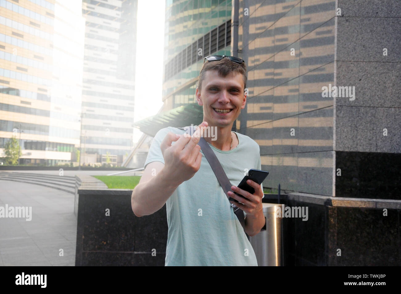 Zeigt Den Mittelfinger Stockfotos und -bilder Kaufen - Alamy