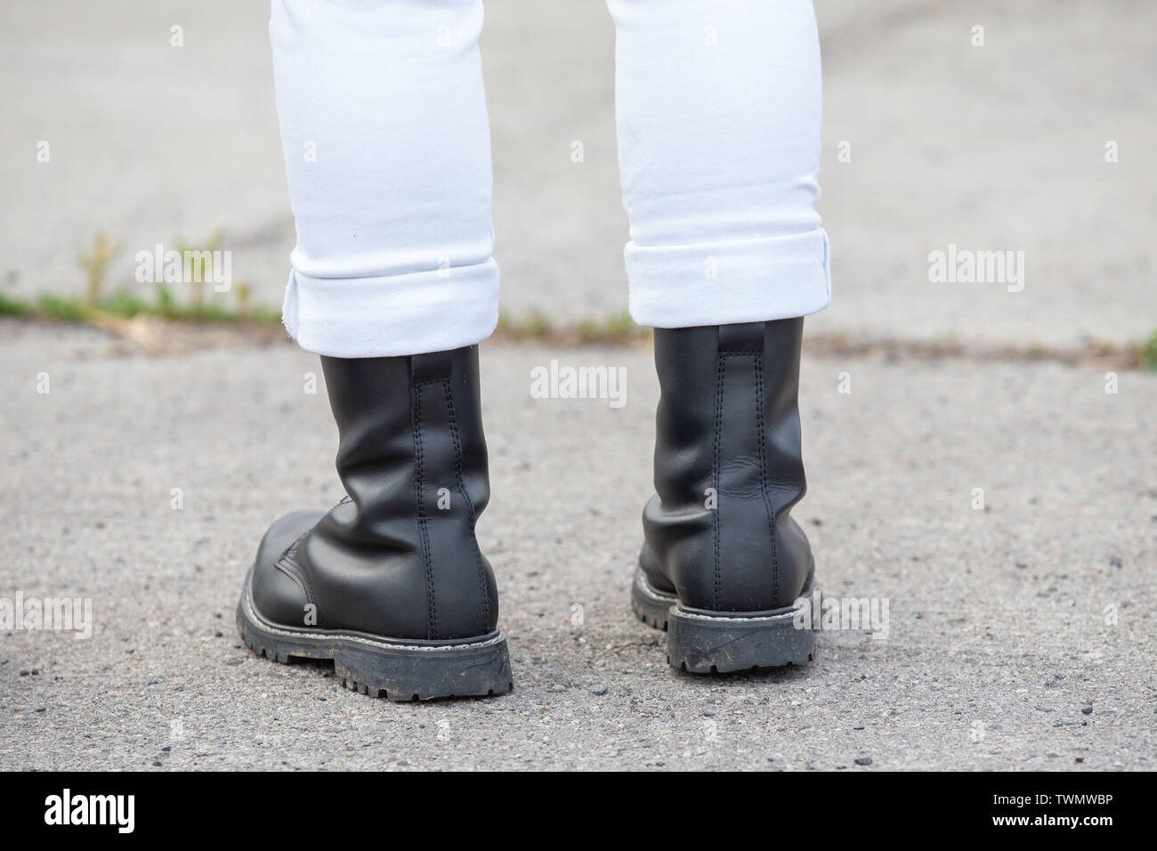 Neo nazi boots -Fotos und -Bildmaterial in hoher Auflösung – Alamy