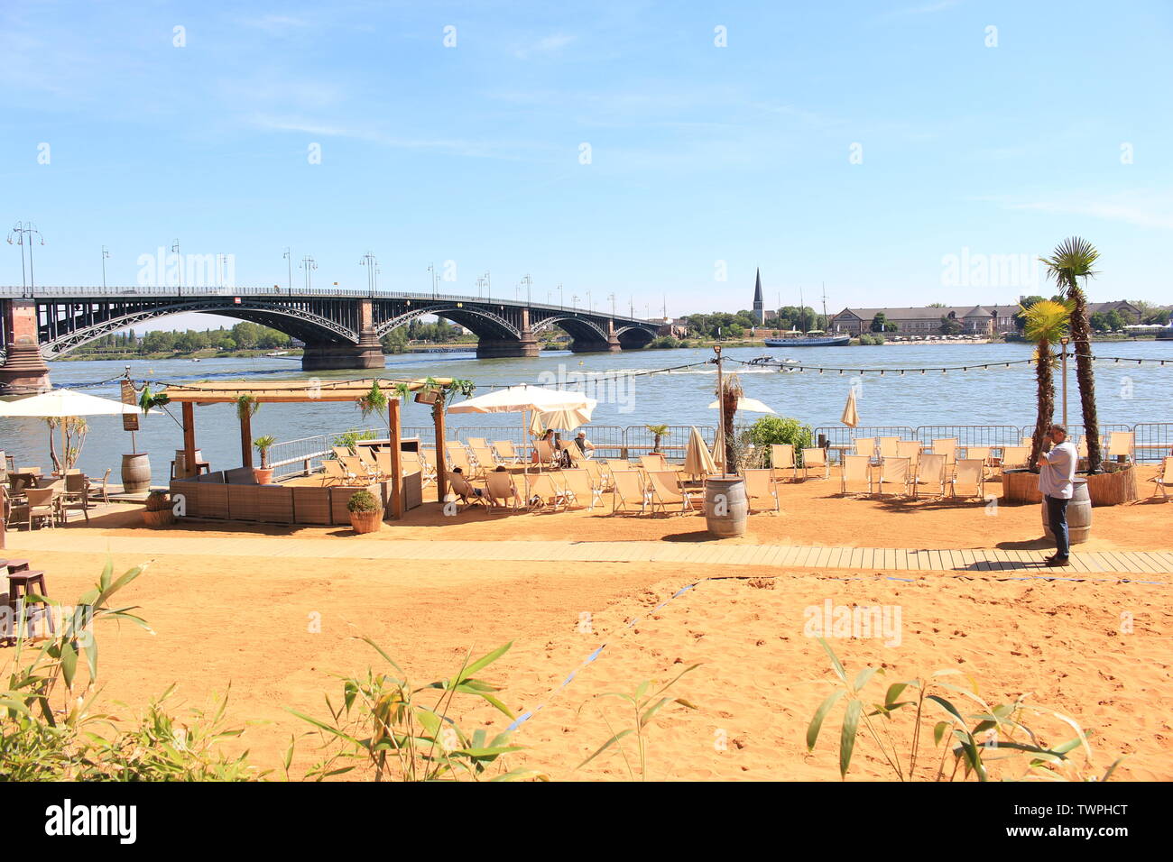 Mainz strand am rhein -Fotos und -Bildmaterial in hoher Auflösung – Alamy
