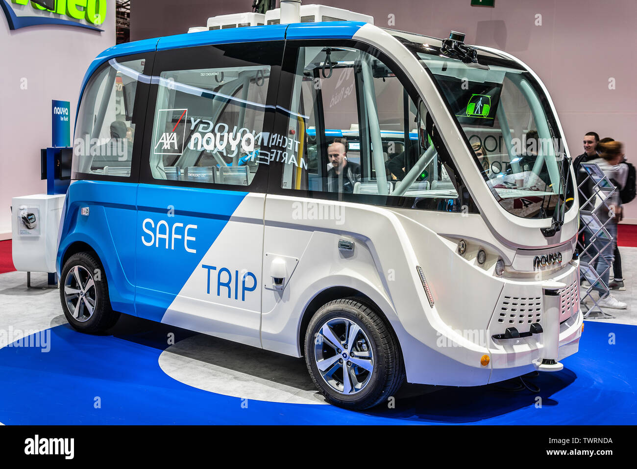 Autonom fahrender bus -Fotos und -Bildmaterial in hoher Auflösung – Alamy