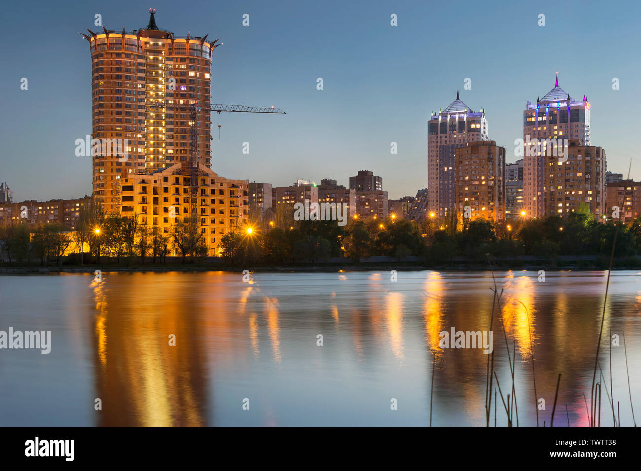 Donezk in der nacht -Fotos und -Bildmaterial in hoher Auflösung – Alamy