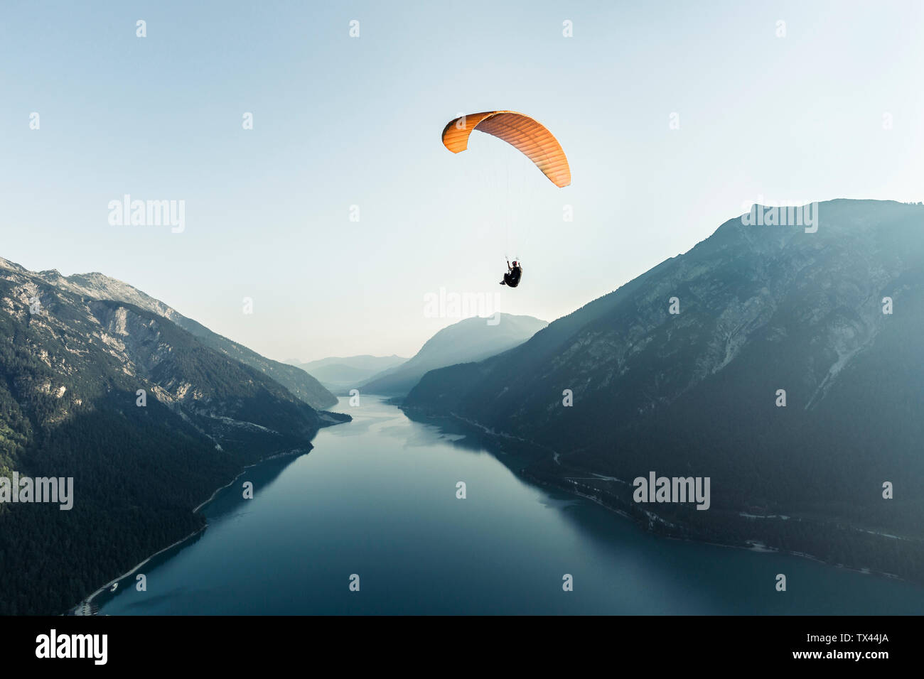 Paragliding Gleitschirm Stockfotos und -bilder Kaufen - Alamy