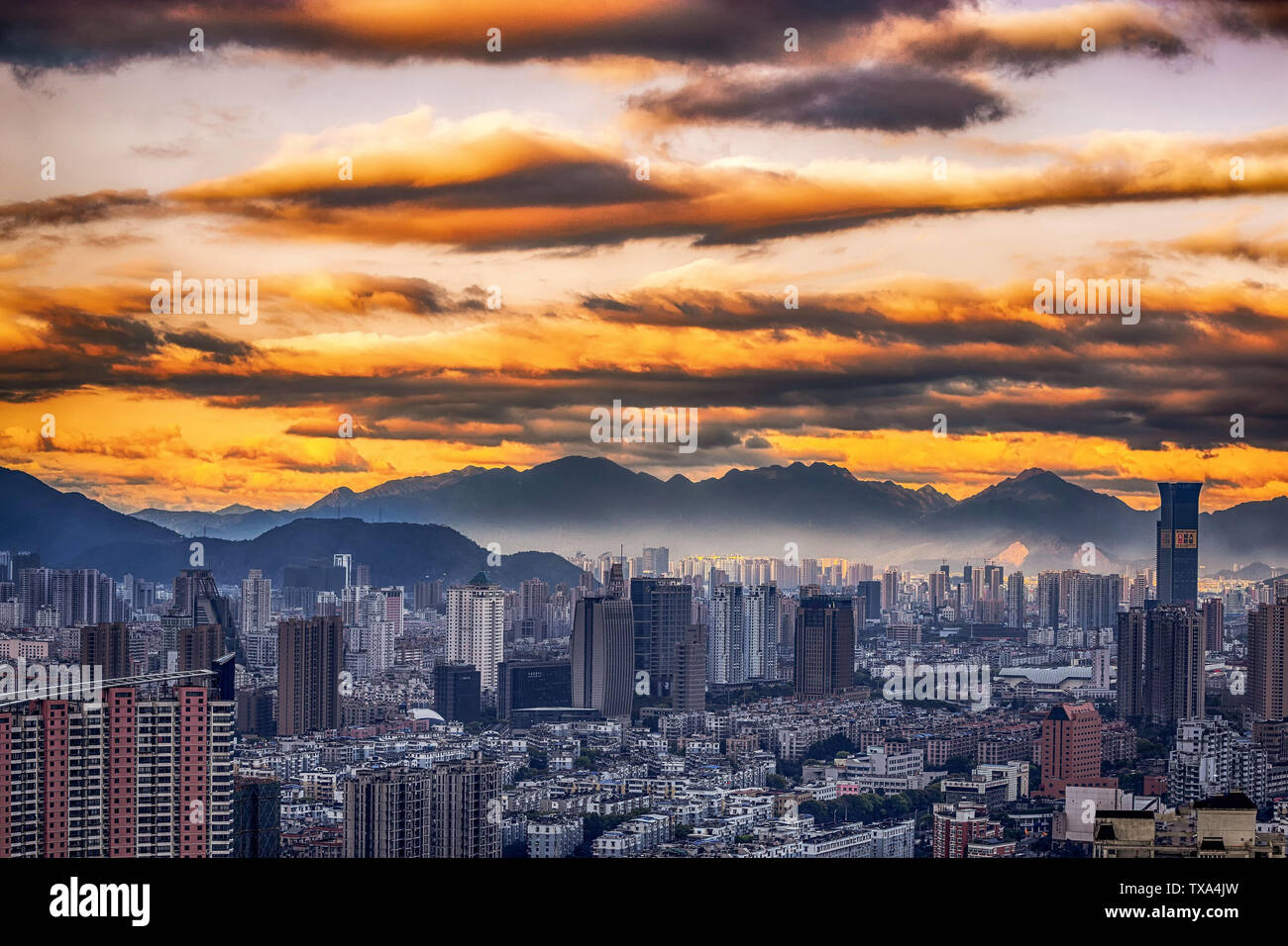 Letzter sonnenstrahl -Fotos und -Bildmaterial in hoher Auflösung – Alamy