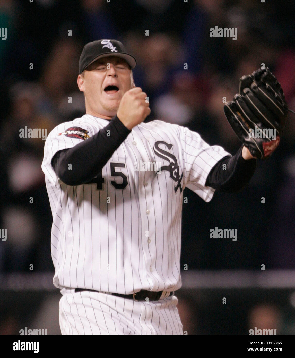Chicago White Sox näher Bobby Jenks reagiert nach dem markanten Adam ...