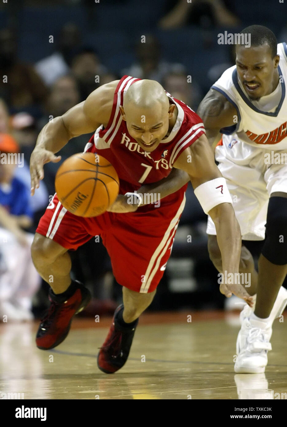 Houston Rockets guard David Wesley, Links, und Charlotte Bobcats ...