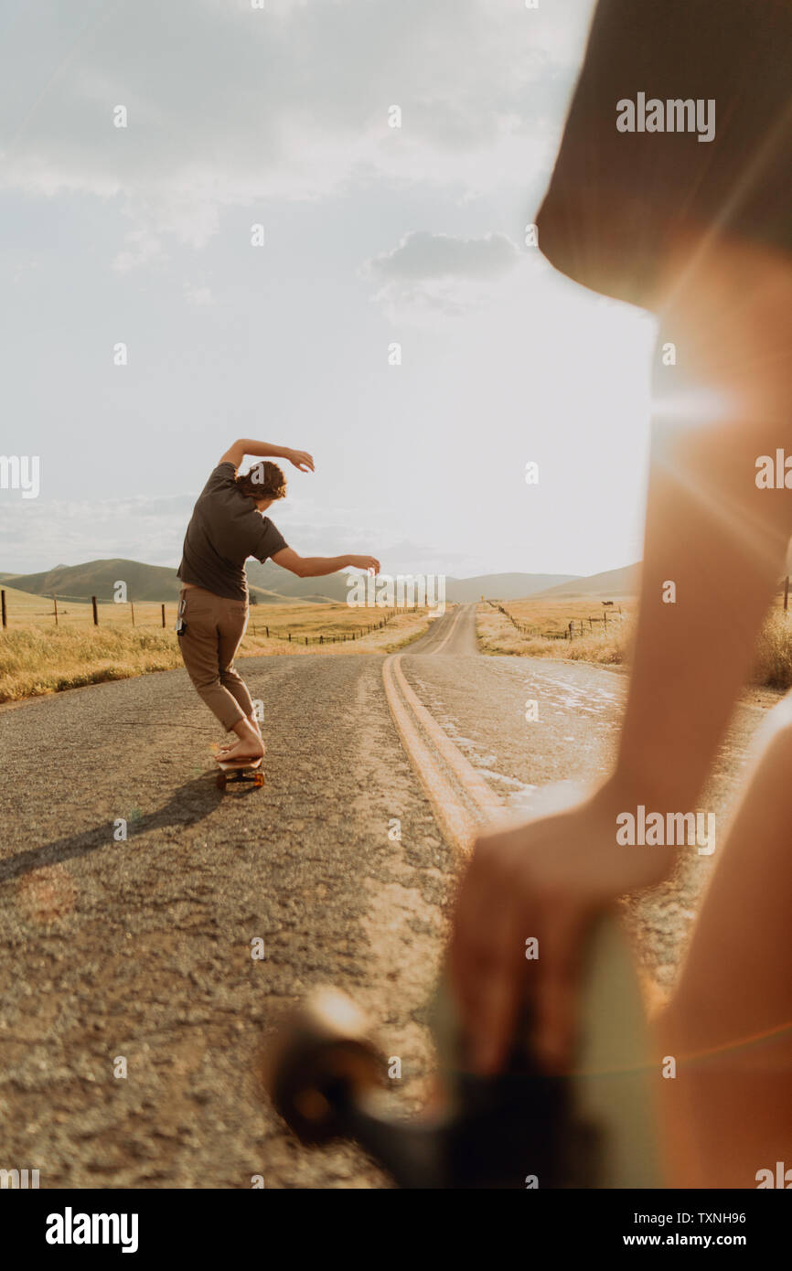 Barfuß Auf Der Straße Stockfotos und -bilder Kaufen - Alamy