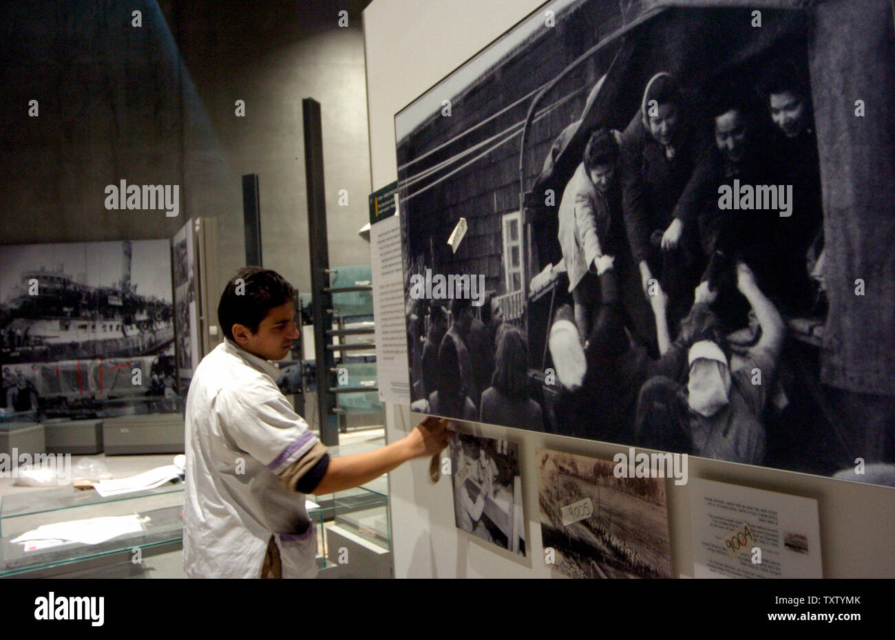 Holocaust 2000 -Fotos und -Bildmaterial in hoher Auflösung – Alamy