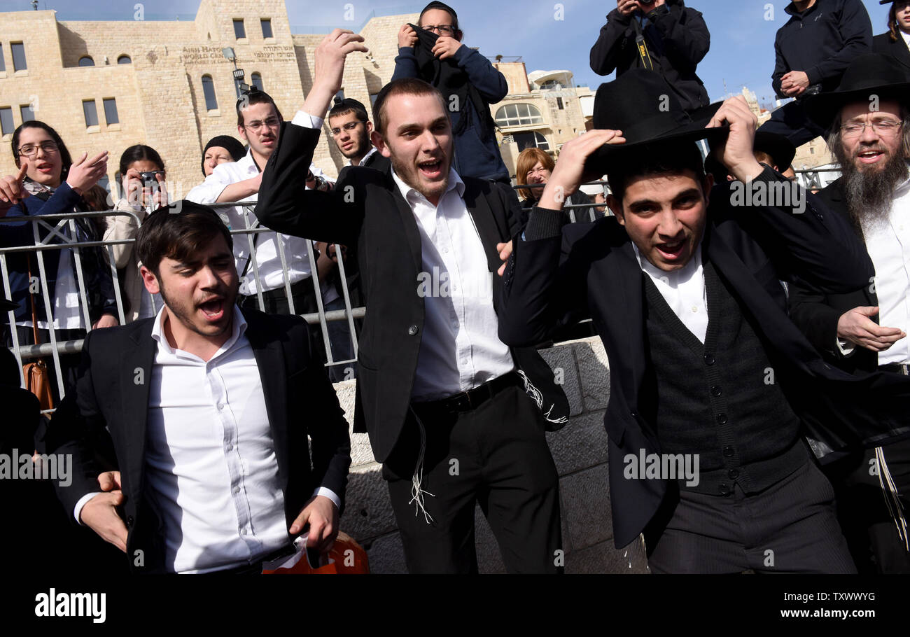 These jewish women -Fotos und -Bildmaterial in hoher Auflösung – Alamy